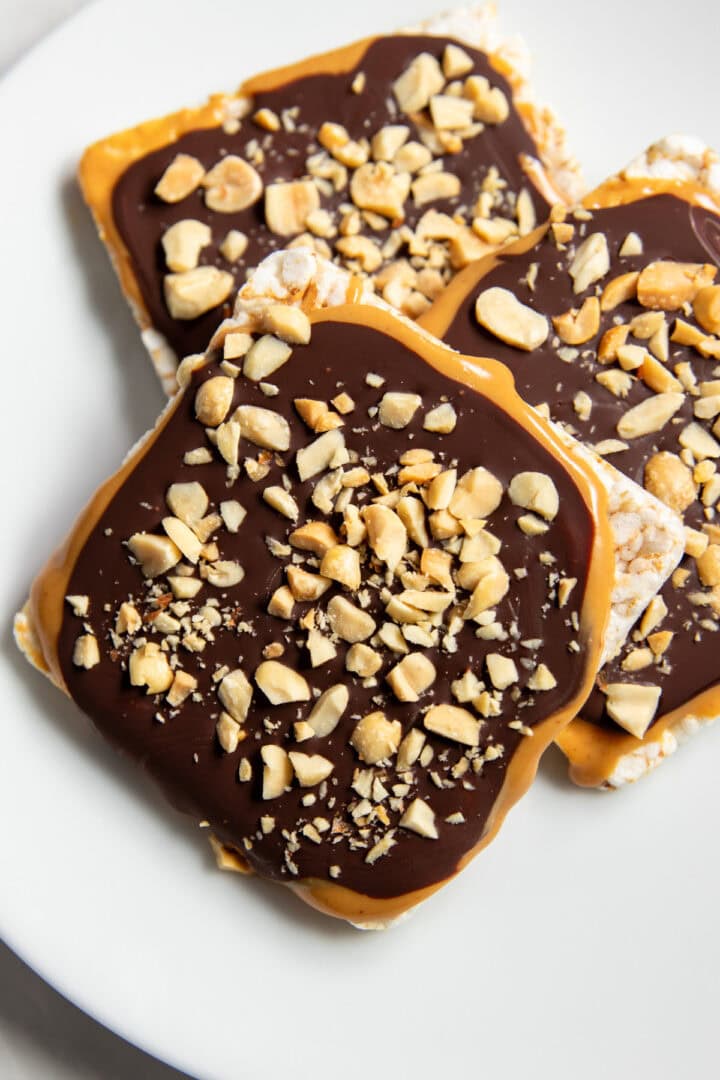 Low FODMAP Chocolate Peanut Butter Rice Cakes - Fun Without FODMAPs